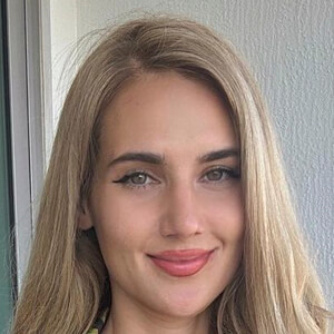 Natalija Ugrina (Instagram Star) - Age, Birthday, Bio, Facts, Family, Net Worth, Height & More ...